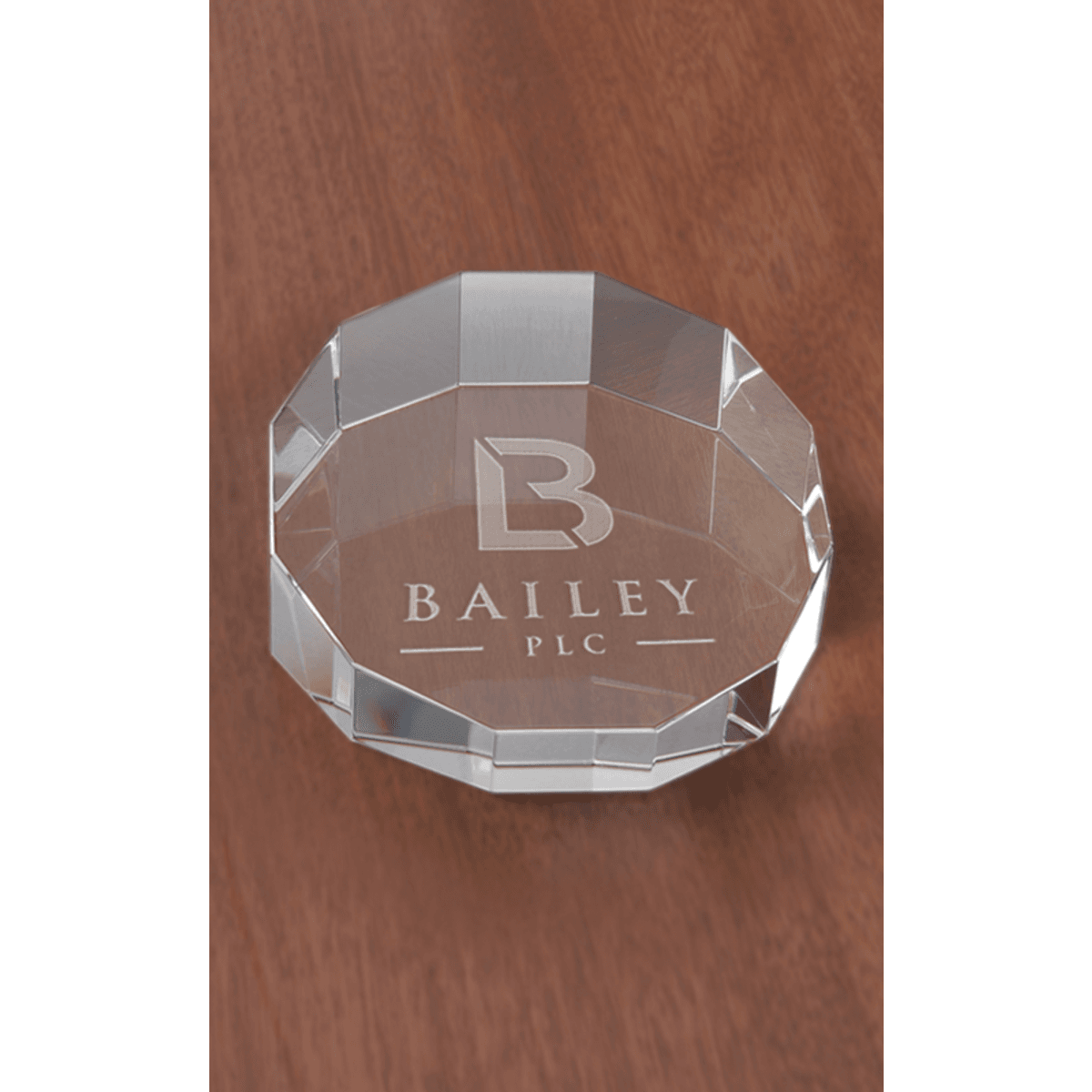 Slanted circle paperweight | Promosteal.com